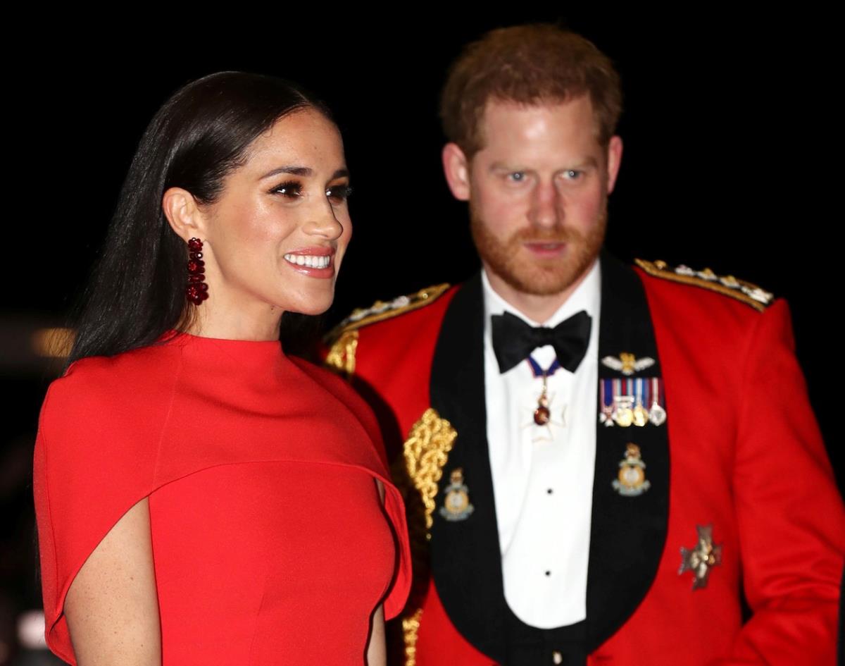 Princ Hari je manje inteligentan od Megan i ide tamo gde ona pokaže ...