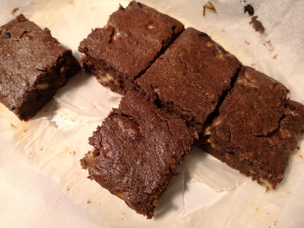 Čokoladni brauni sa bananama: Mekani desert koji se topi u ustima ...