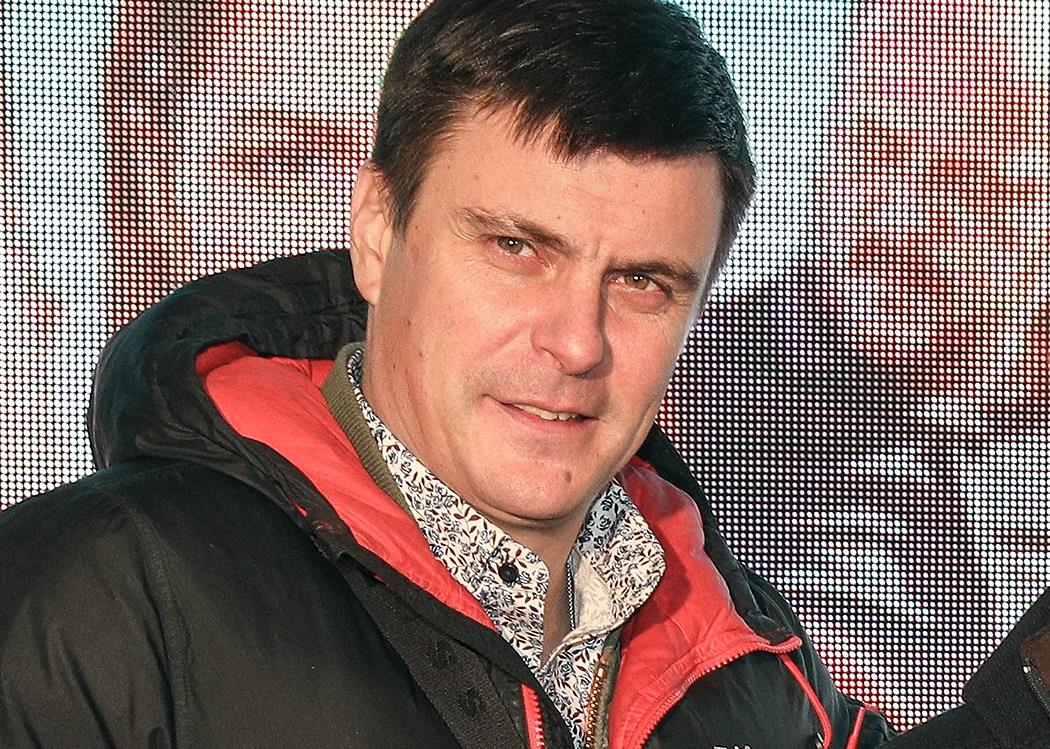 SVI ZNAJU KO JE BIO OTAC VUKA KOSTIĆA: Glumac podelio fotografiju majke ...