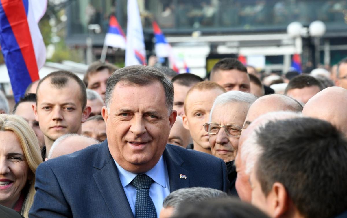 Kako izgleda žena Milorada Dodika? | Stil