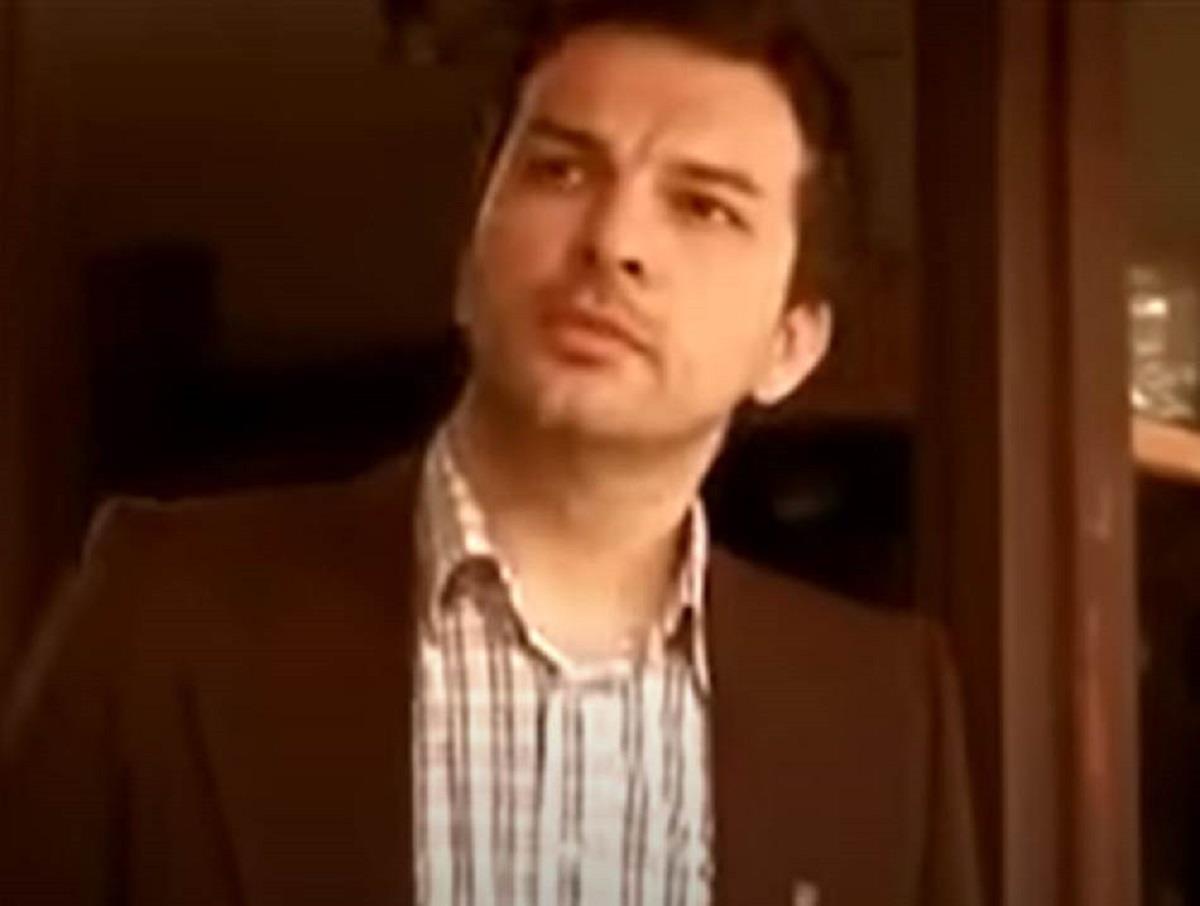 Ko je i gde je bosanski pevač kojeg je žena pretukla | Stil