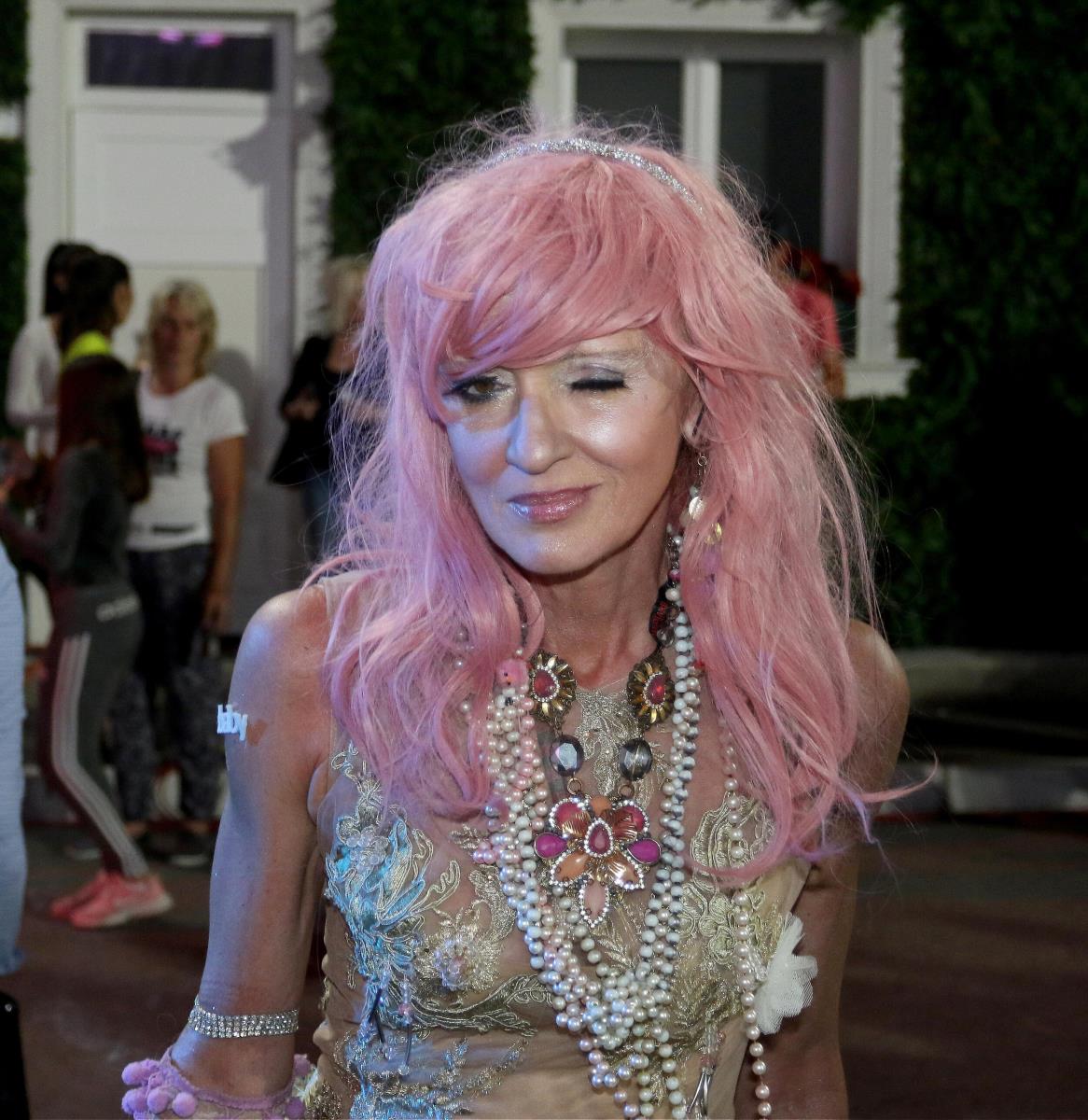 Zašto se Bebi Dol udala u 50-im i zašto je promenila ime | Stil