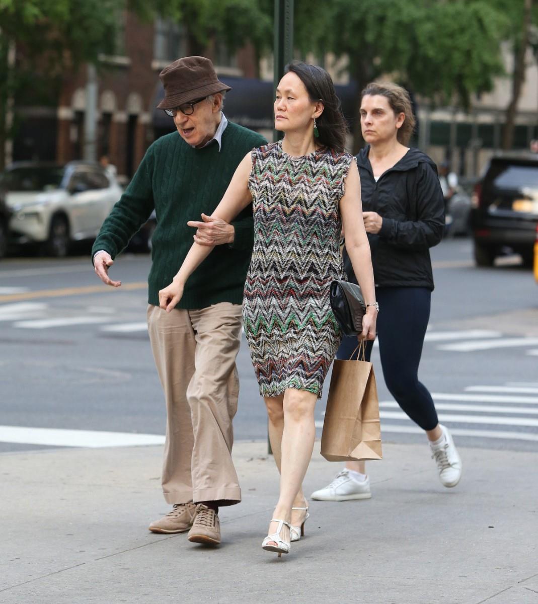 Kako danas živi glumac koji je oženio usvojenu ćerku | Stil