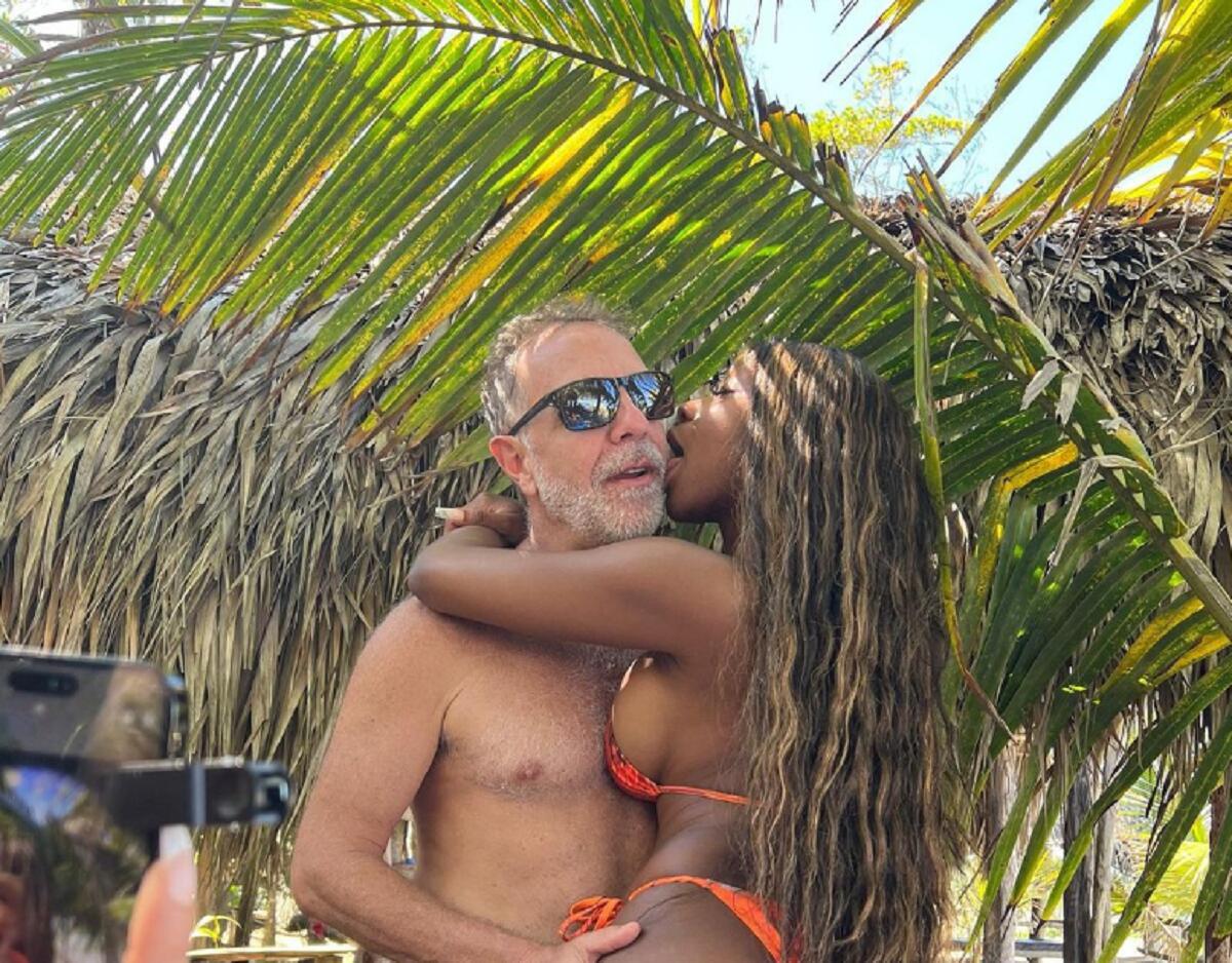 Devojka tvrdi da niko ne može da joj pruži ono što 40 godina stariji dečko može | Stil