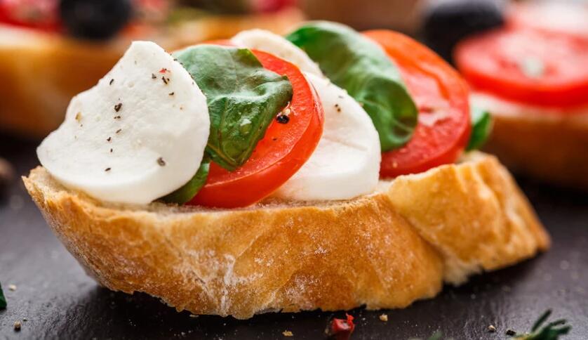 Recept za laganu večeru sa starim hlebom | Stil