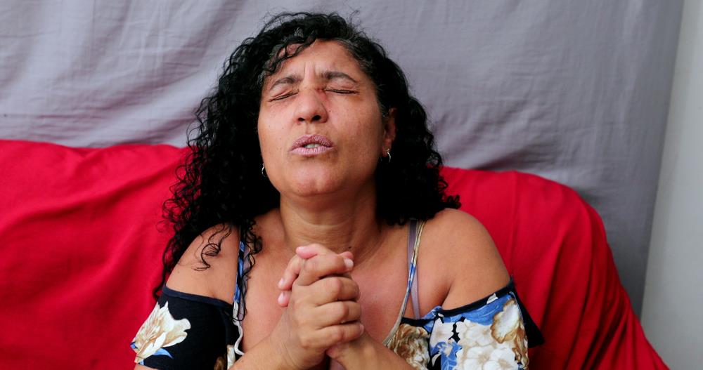 Nišlija na nagovor devojke otišao kod gatare da mu gleda u dlan | Stil