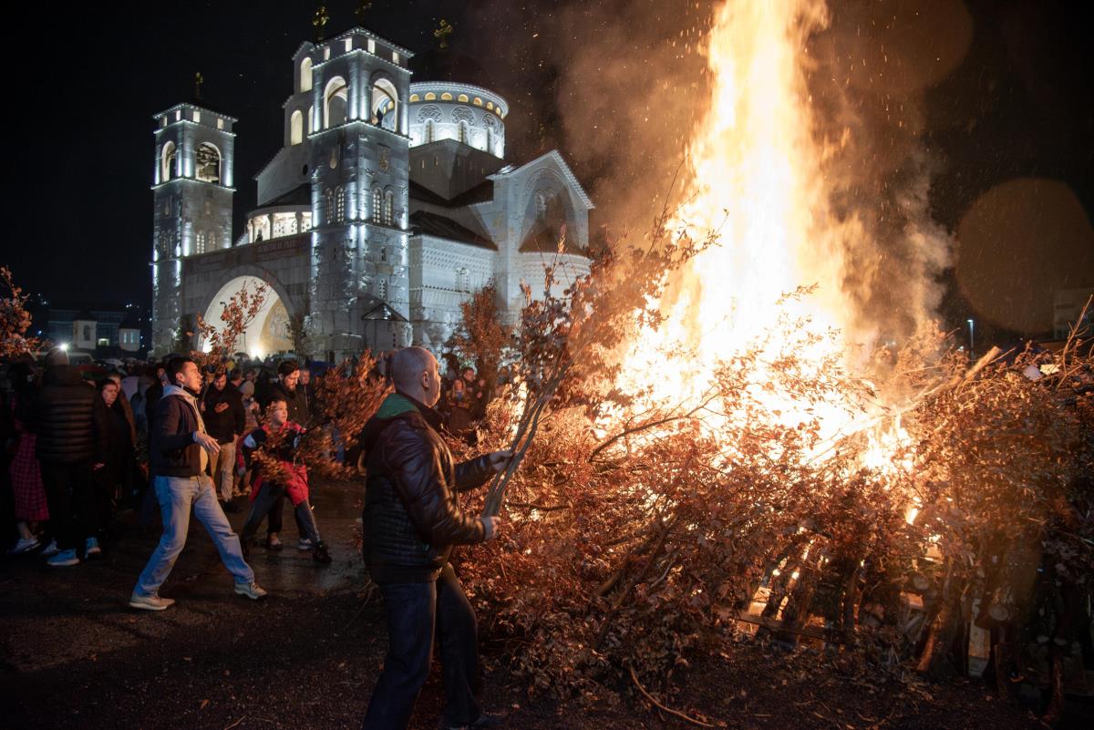 Zašto treba sačuvati pepeo od badnjaka? | Stil