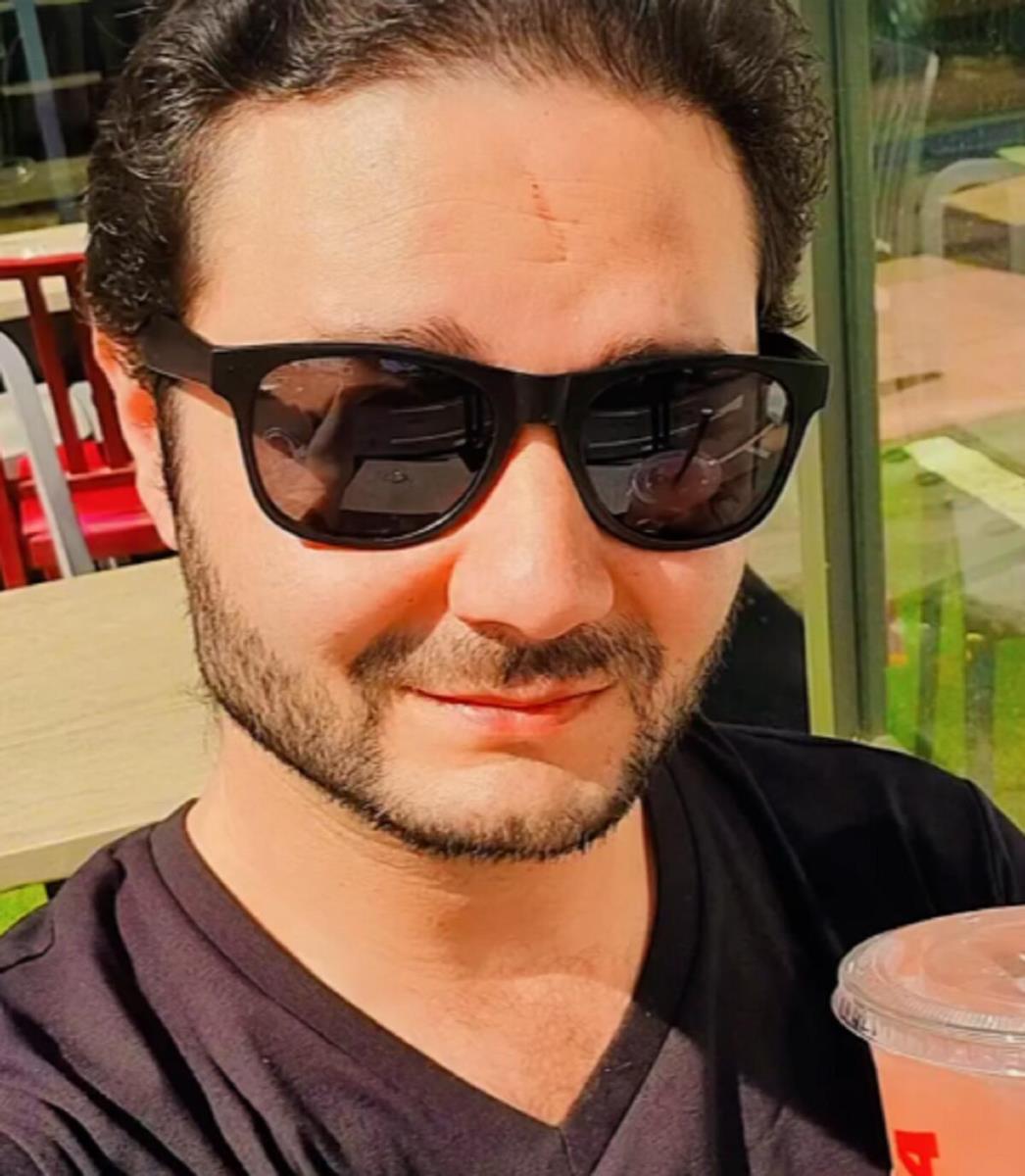 Balkanac postao popularana pevač, pa posle 25 godina saznao šok istinu o sebi | Stil