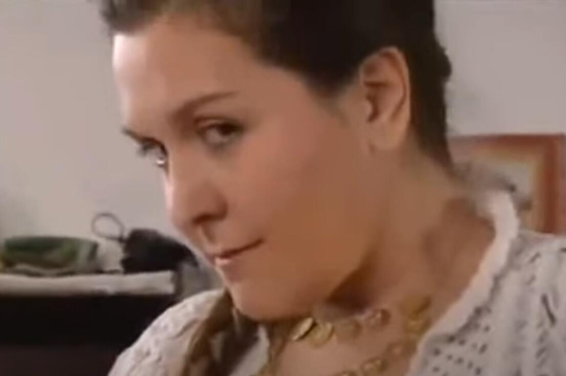 Kako sada izgleda Petrojka iz serije Selo gori, a baba se češlja? | Stil