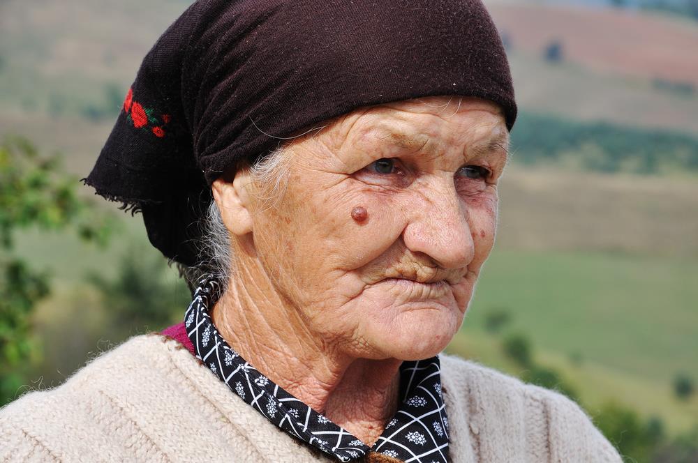 Priča svekrve koja je otkrila da snaja daje pare vračarama | Stil