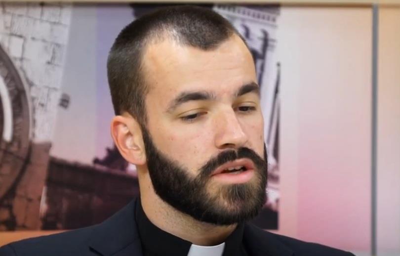 Hrvatski sveštenik kaže da žene provociraju muškarce oskudnim odevanjem ...