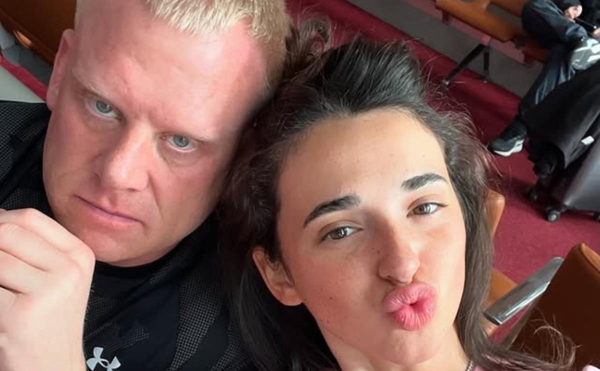 Eli se udala za 23 godine starijeg i postala domaćica | Stil