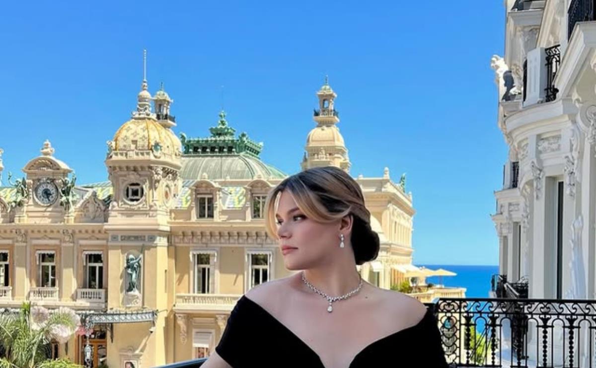 Unuka Grejs Keli obukla haljinu kao njena baka | Stil