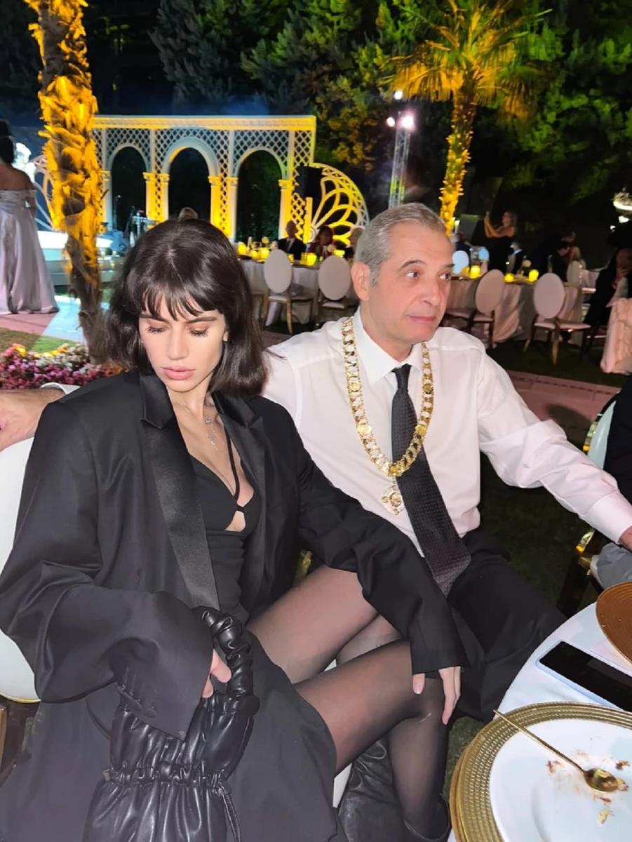 Našeg glumca zavela je 32 godina mlađa studentkinja, a on je odveo pred oltar | Stil