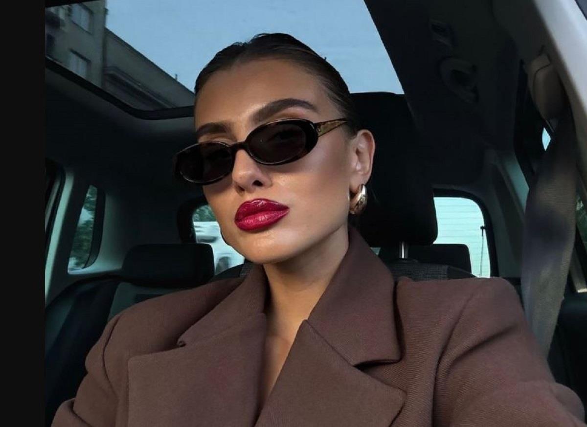 Stil 90-ih se vratio na velika vrata, kako ga nositi | Stil