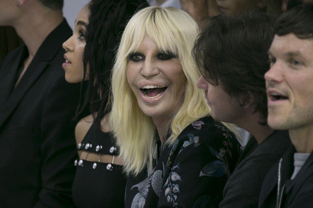 Da li se sećate Donatele Versaće pre plastičnih operacija? Nekada je ...