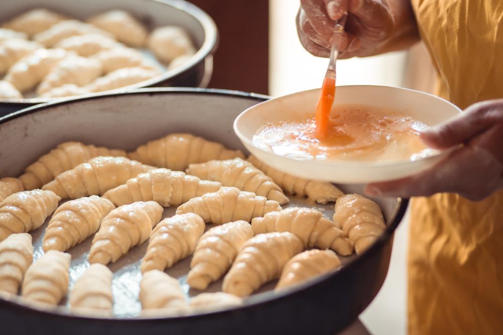 STARINSKI RECEPT, KOJI OBARA S NOGU: Pivske kiflice su slatkiš koji ...